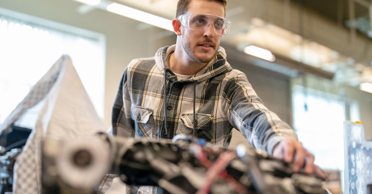 Senior Engineering Design Conference showcases students’ innovative ...