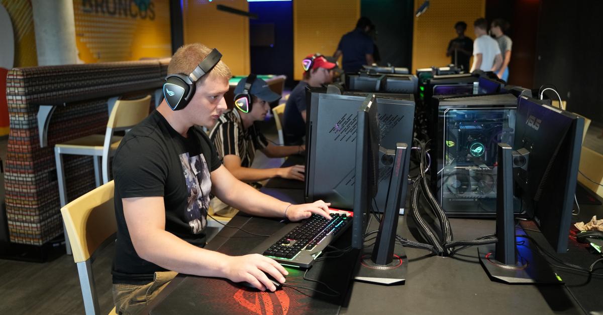 Game room opening in the new Student Center and Dining Facility | WMU ...