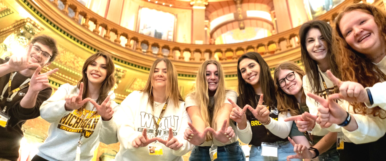 Meet the team | 蜜桃社区 Michigan University